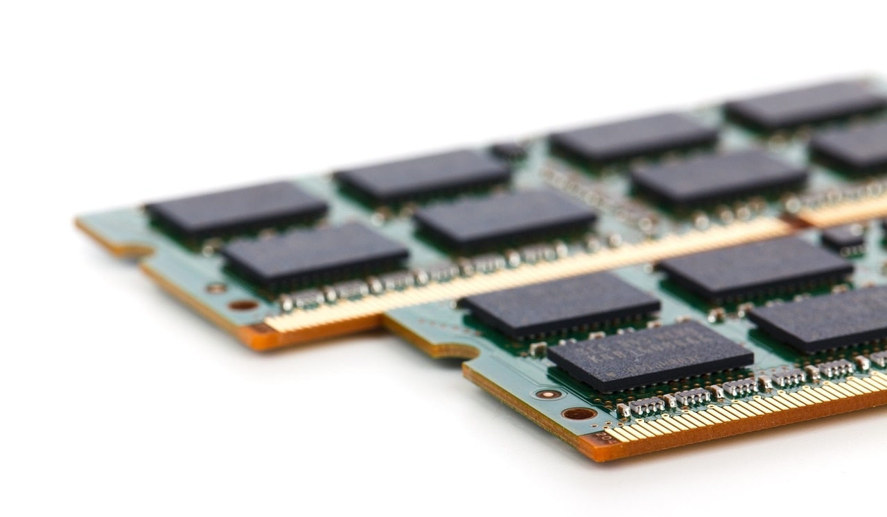 How to Install a RAM Stick in Desktop PC? | DESKDECODE.COM