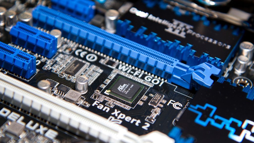 PCI Express (PCIe) – Everything You Need To Know | DESKDECODE.COM