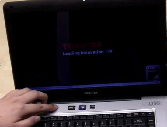 How to Replace or Change Broken/Faulty Laptop Display Screen ...